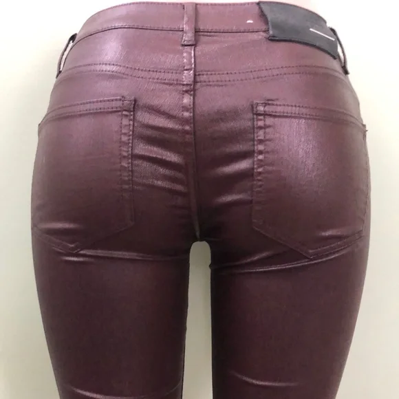 BLK DNM Women´s Empire Red FAUX LEATHER Jeans Size 26 - Jeans